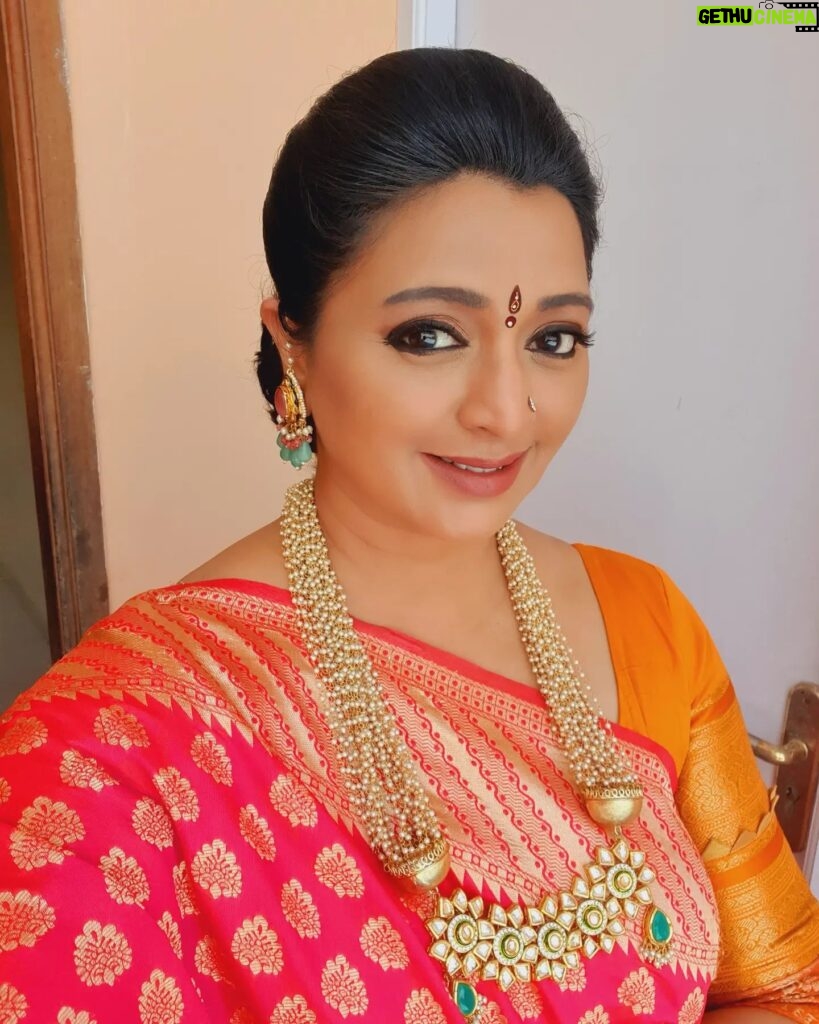 Actress Gayatri Jayaraman HD Instagram Photos and Wallpapers June 2024 ...