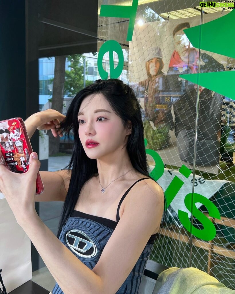 Actress Han Chae-kyung HD Instagram Photos and Wallpapers June 2024 ...