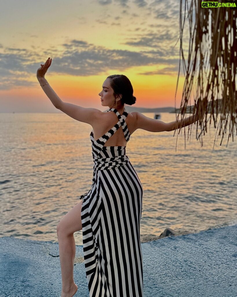 Actress Hande Kaptan HD Instagram Photos and Wallpapers July 2024 ...