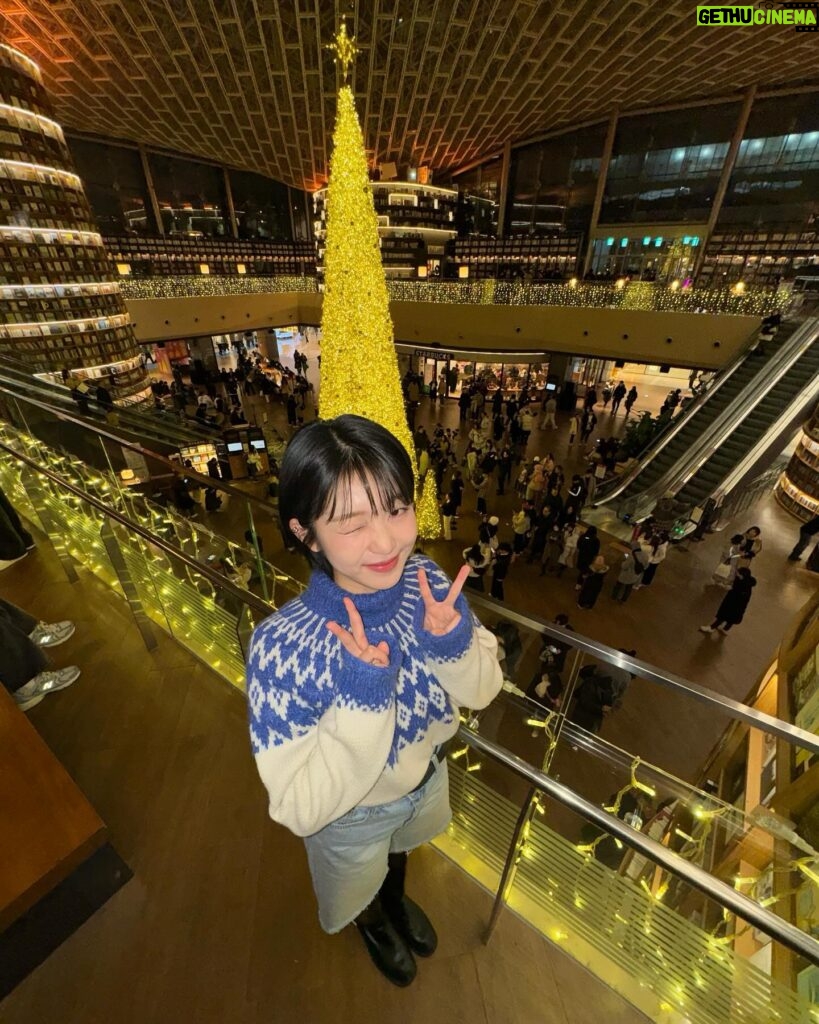 Actress Hong Seung-hee HD Instagram Photos and Wallpapers December 2023 ...