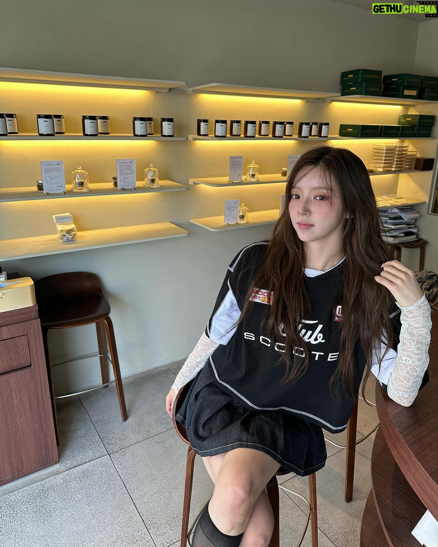 Hong Ji-yoon Instagram – #광고 #벤셔먼 #bensherman 얘들아 다나와 봄왔다 다나와 ! ! ! ᶿ̷⌔ؔᶿ̷ | Gethu Cinema