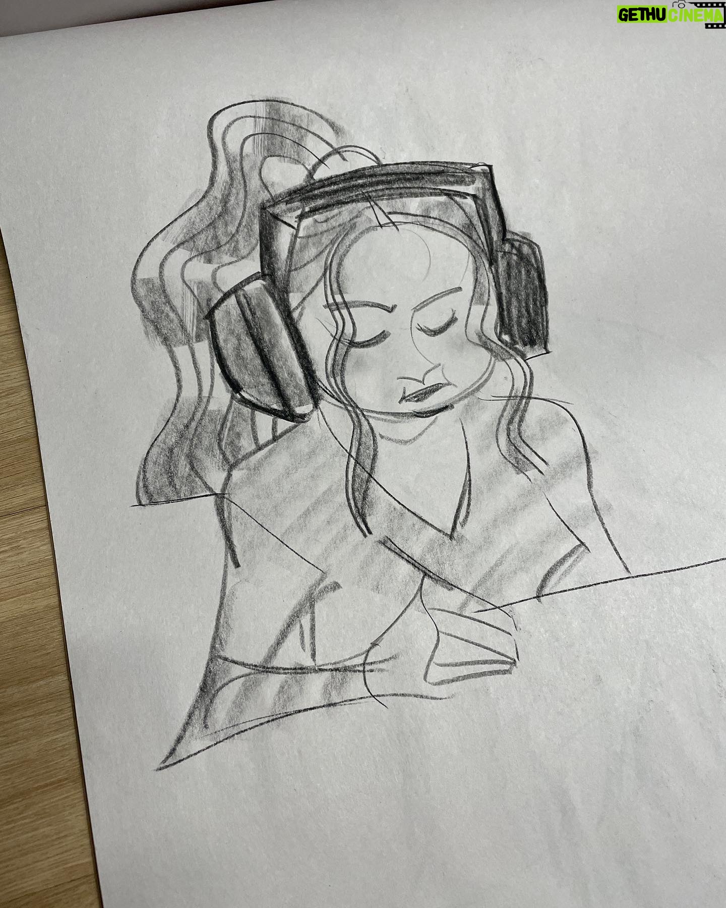 Jackie Droujko Instagram – Usually I lose interest in 15 minute poses ...