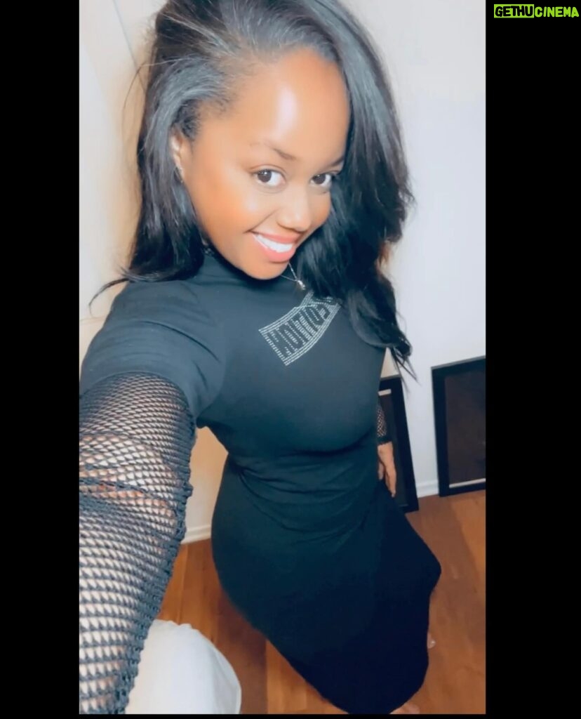 Actress Jaimee Foxworth HD Instagram Photos and Wallpapers April 2024 ...