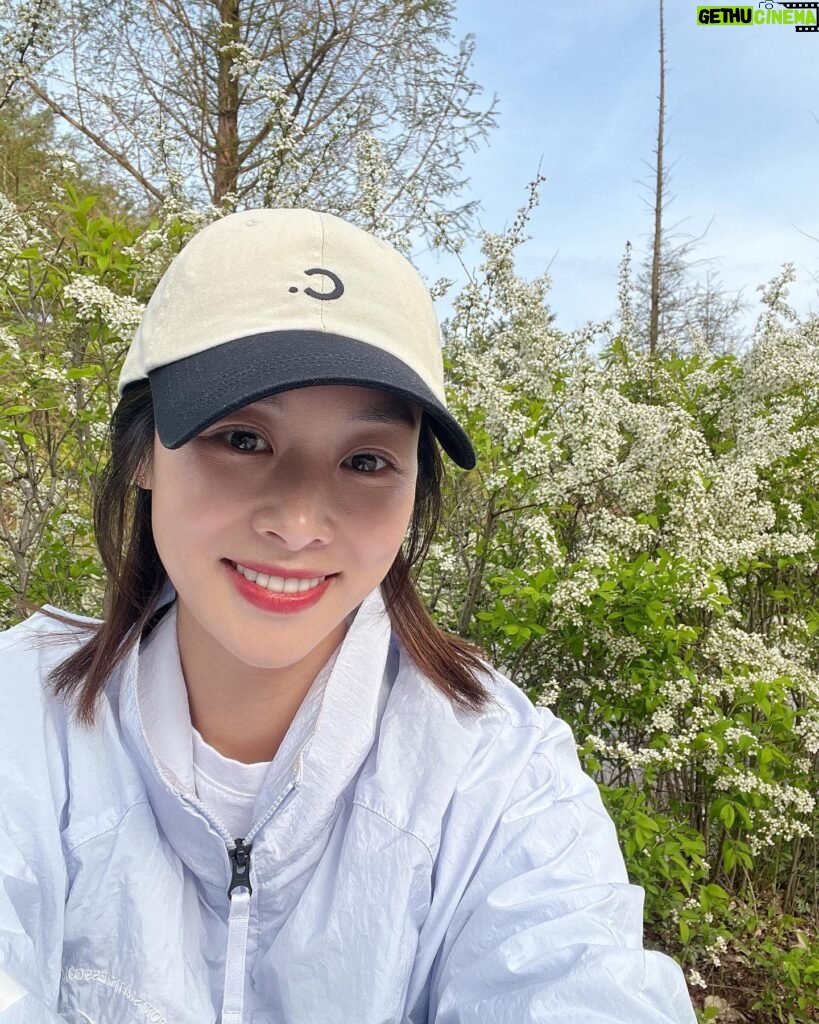 Actress Jang Shin-young HD Instagram Photos and Wallpapers May 2023 ...