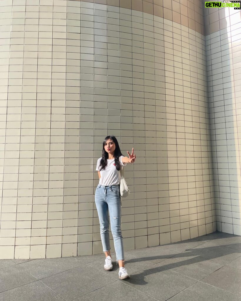 Actress Jennifer Rachel Natasya HD Instagram Photos and Wallpapers May ...