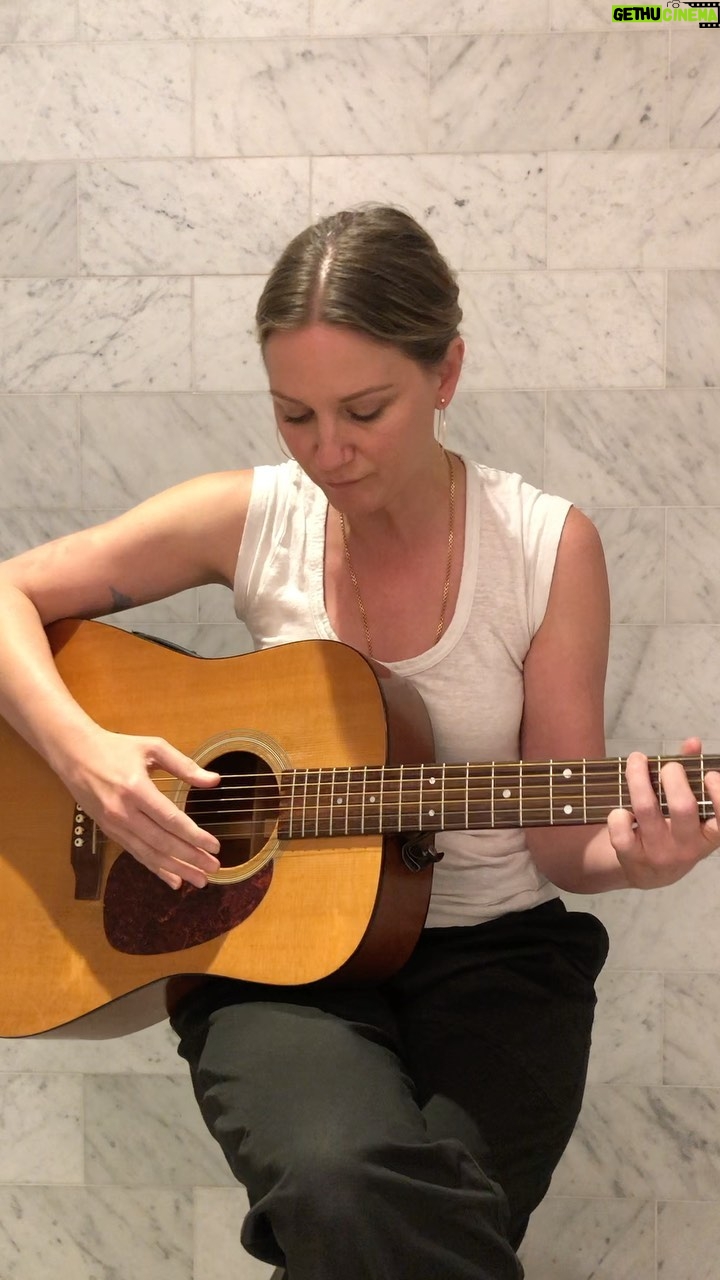 Actress Jennifer Nettles HD Instagram Photos and Wallpapers May 2023 ...