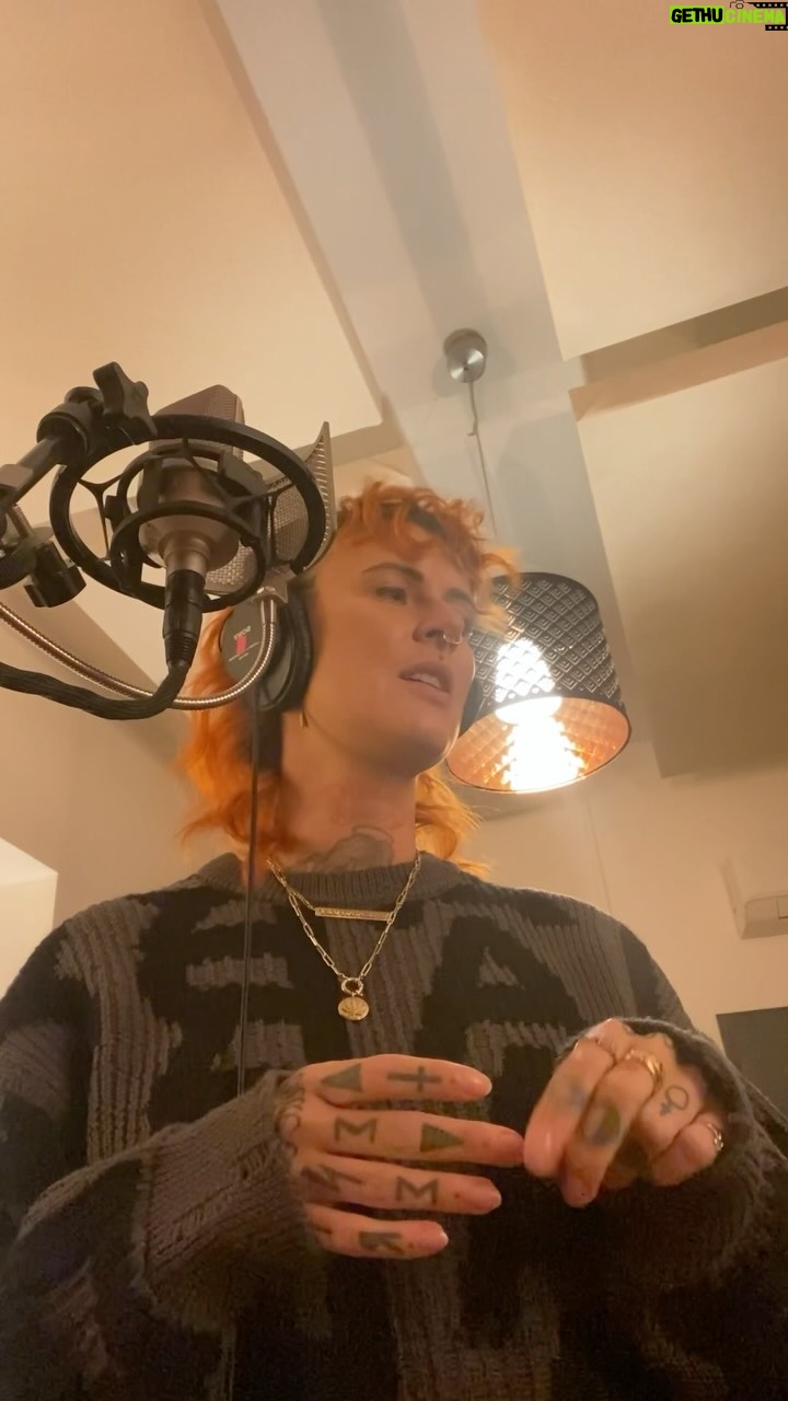 Actress Jennifer Weist HD Instagram Photos and Wallpapers November 2023 ...