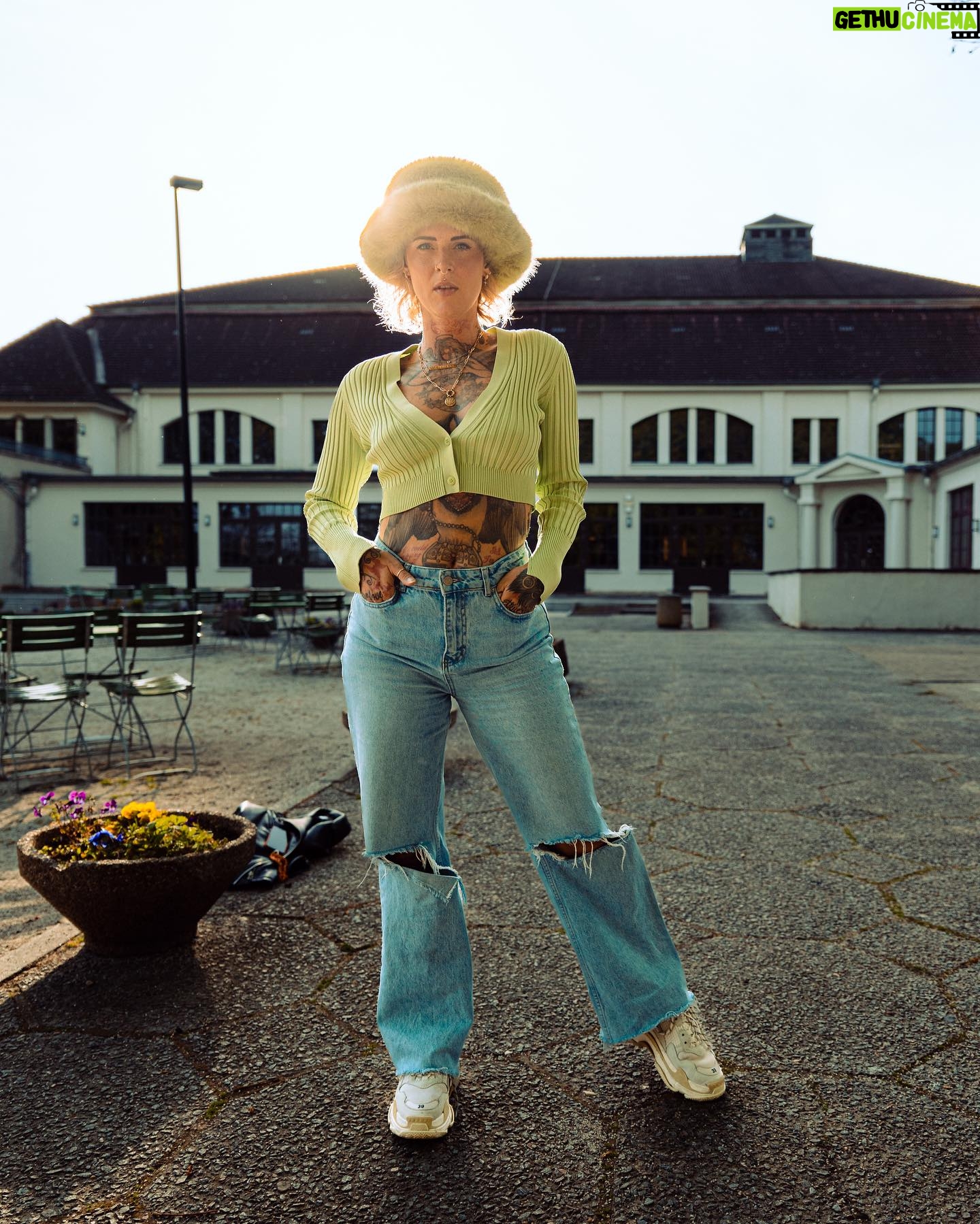 Actress Jennifer Weist HD Instagram Photos and Wallpapers August 2023 ...