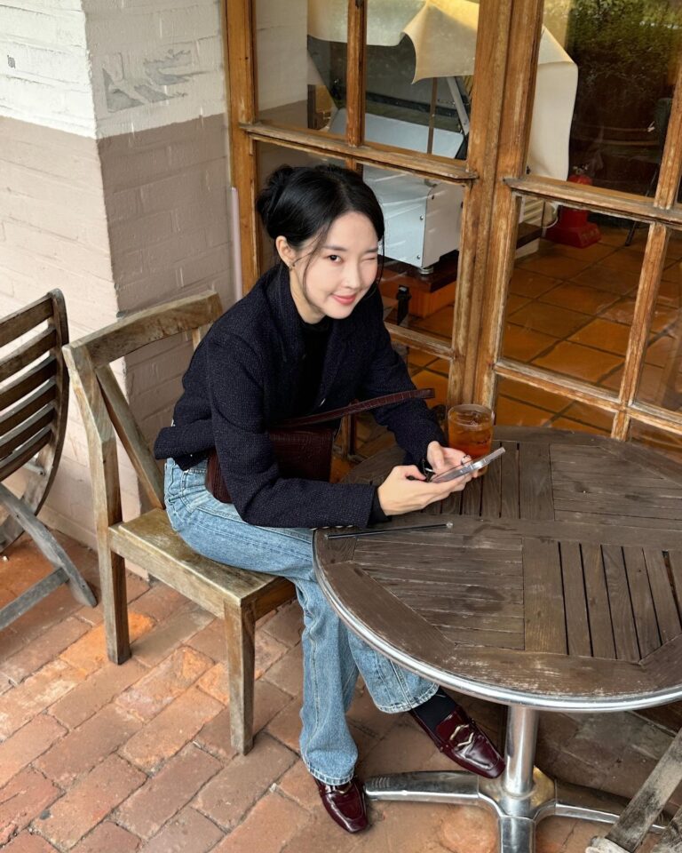 Discover Jeon Ji-yoon’s 10 Most Popular Instagram Pics