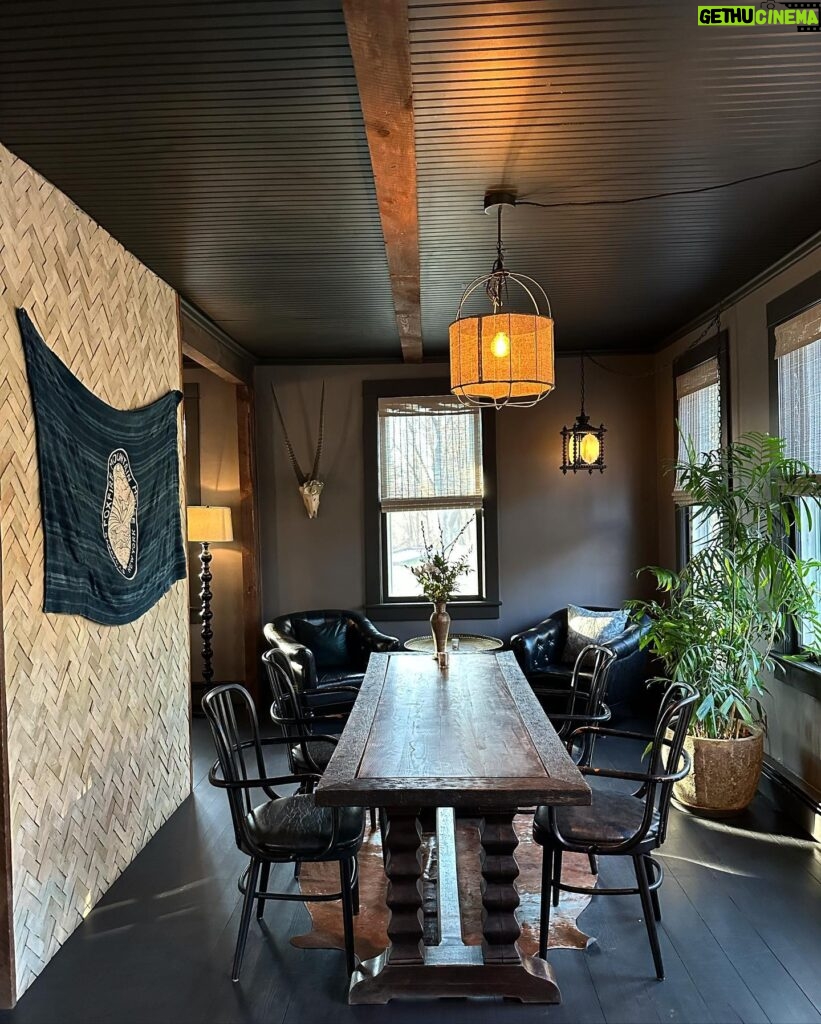 Actress Jessica Keenan Wynn HD Instagram Photos and Wallpapers April ...