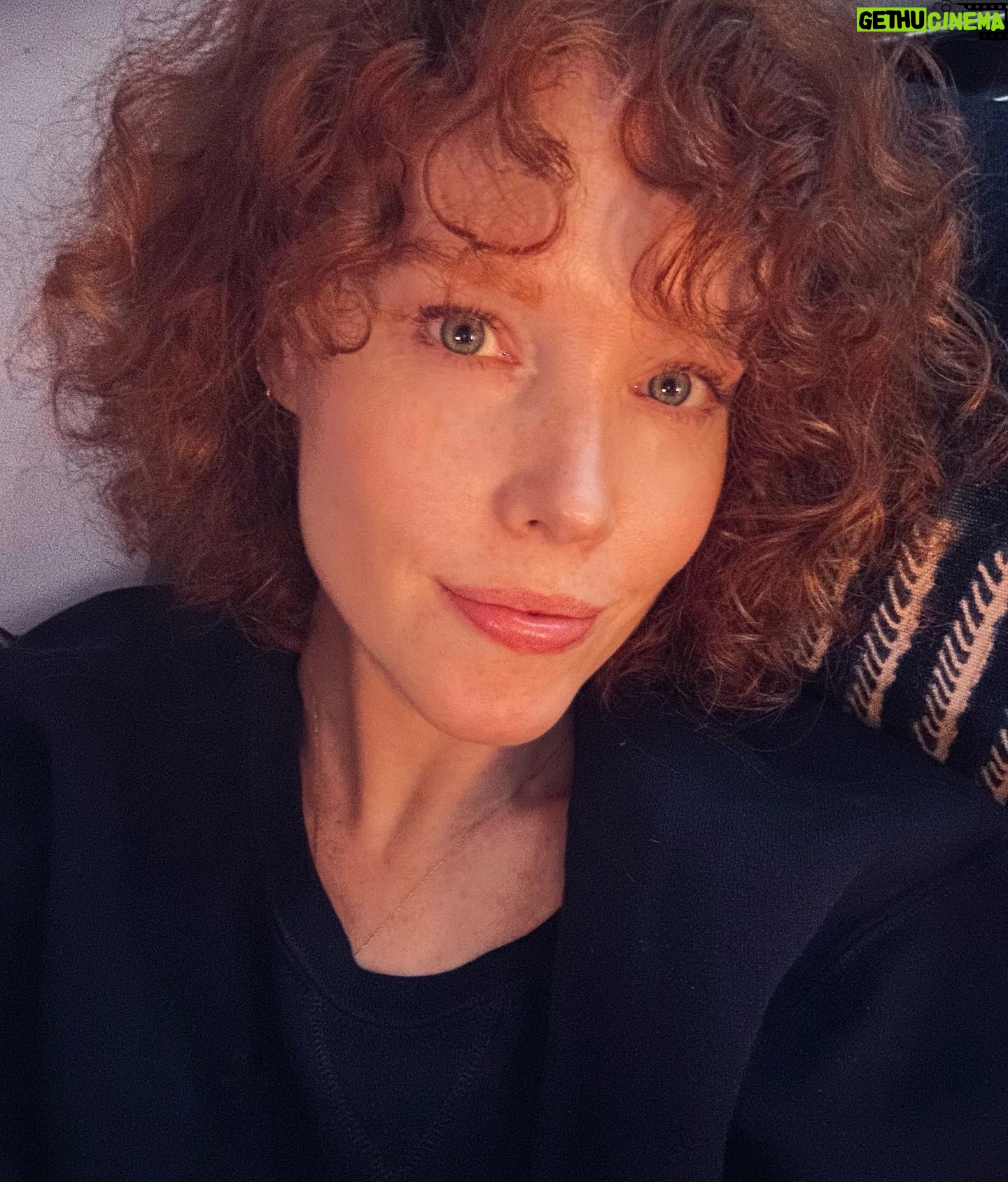 Actress Jessica Keenan Wynn HD Instagram Photos and Wallpapers April ...