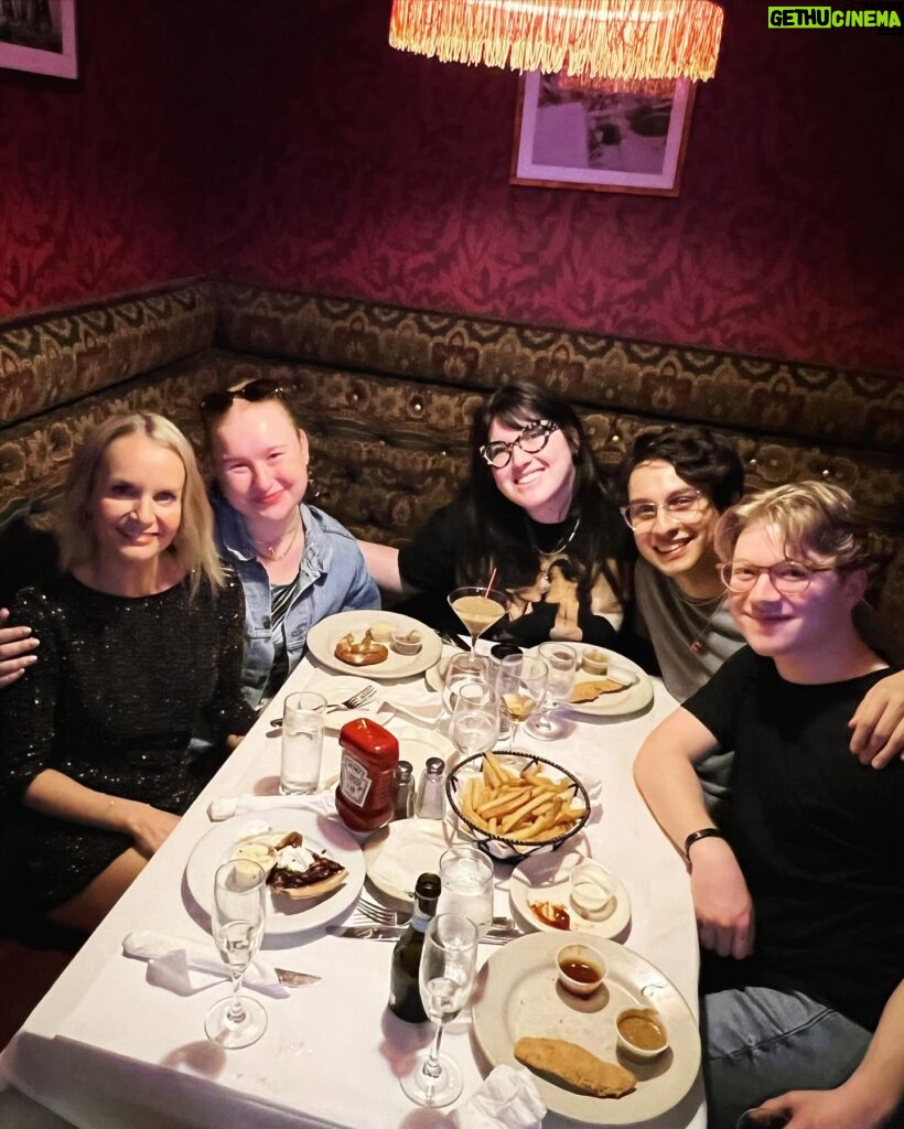 Actress Kate Reinders HD Photos and Wallpapers June 2025 | Gethu Cinema