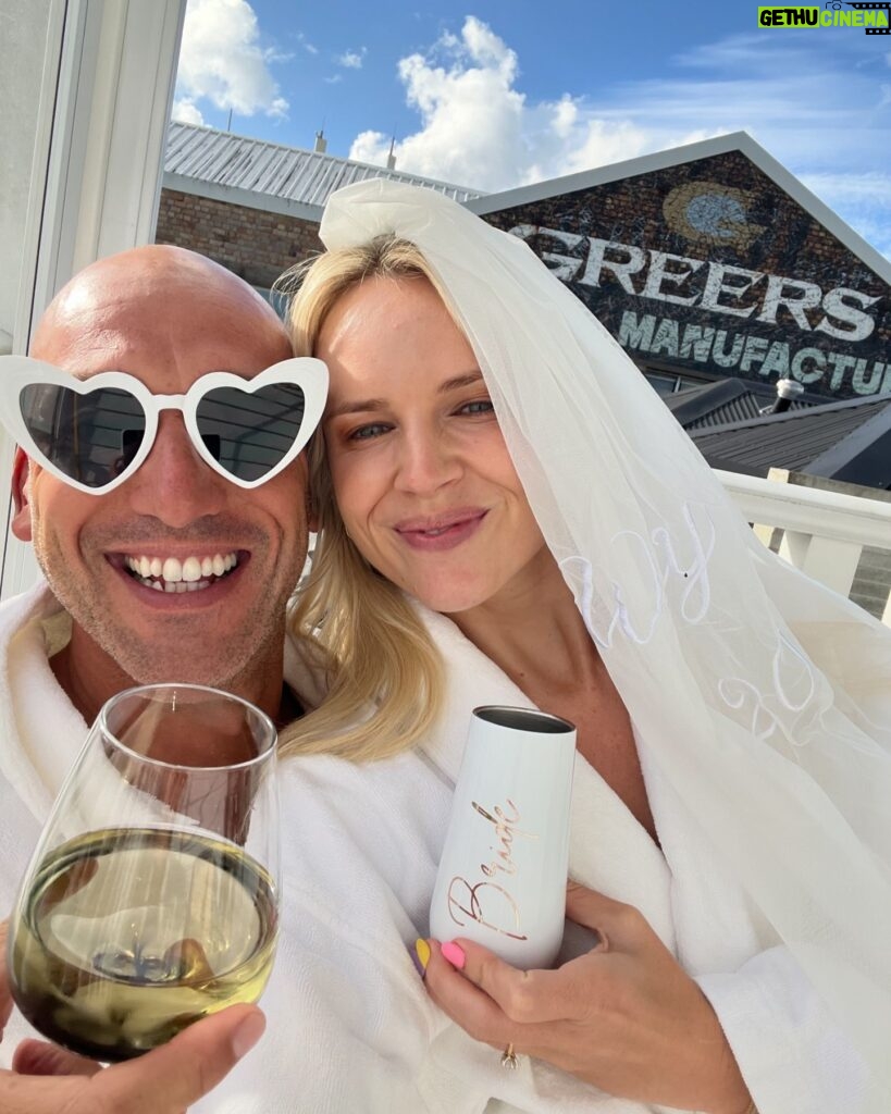 Actress Kimberley Crossman HD Instagram Photos and Wallpapers April ...