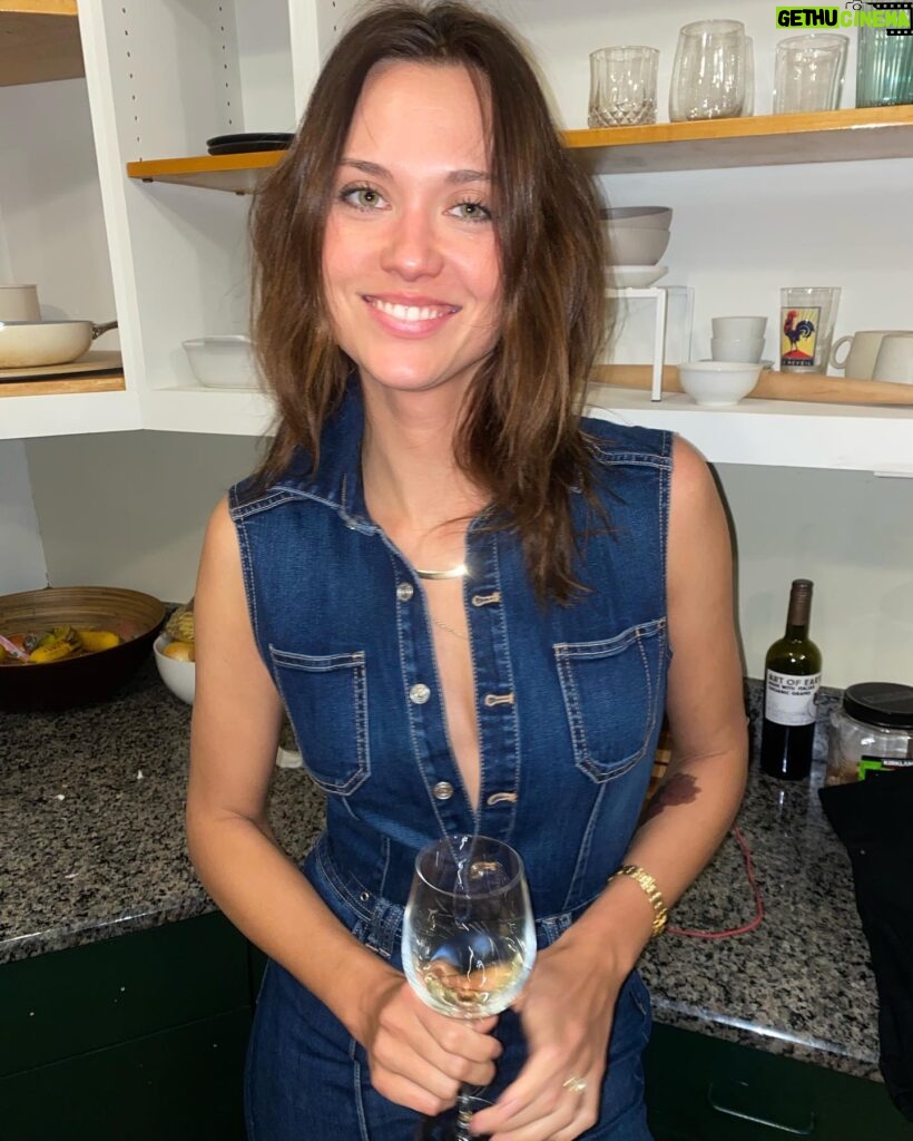 Actress Laura James HD Instagram Photos and Wallpapers July 2024 ...