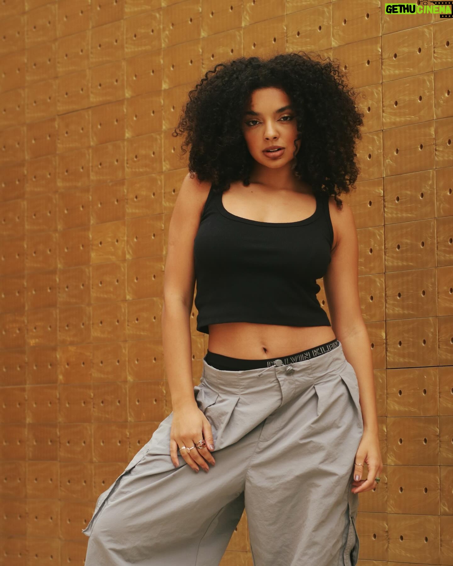 Laura Castro Instagram – mais uma dessa sessão de fotos que ainda não ...