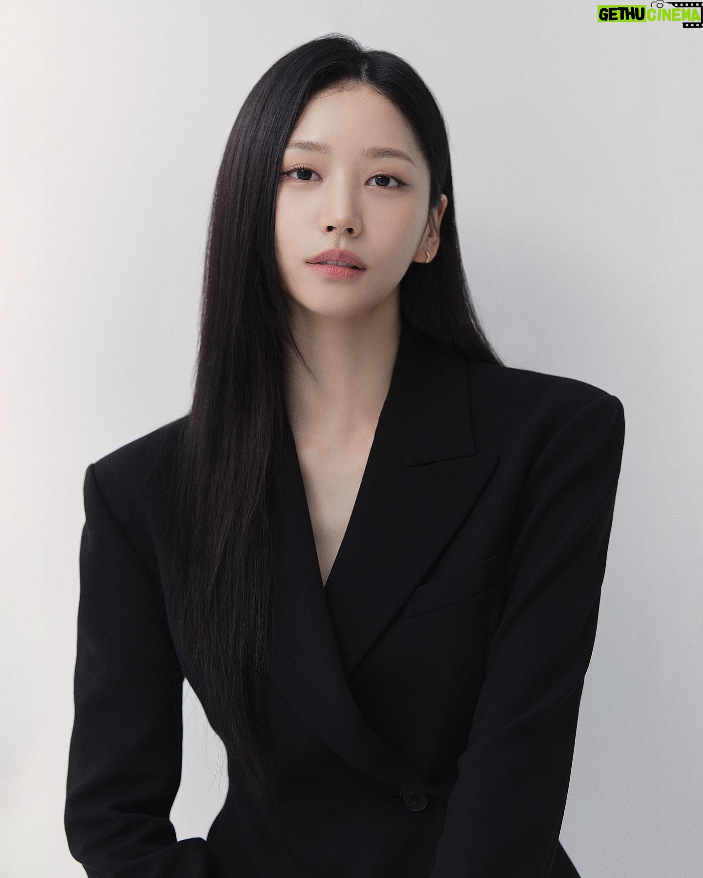 Lee Hwa-Kyum Wiki, Biography, Age, Gallery, Spouse and more