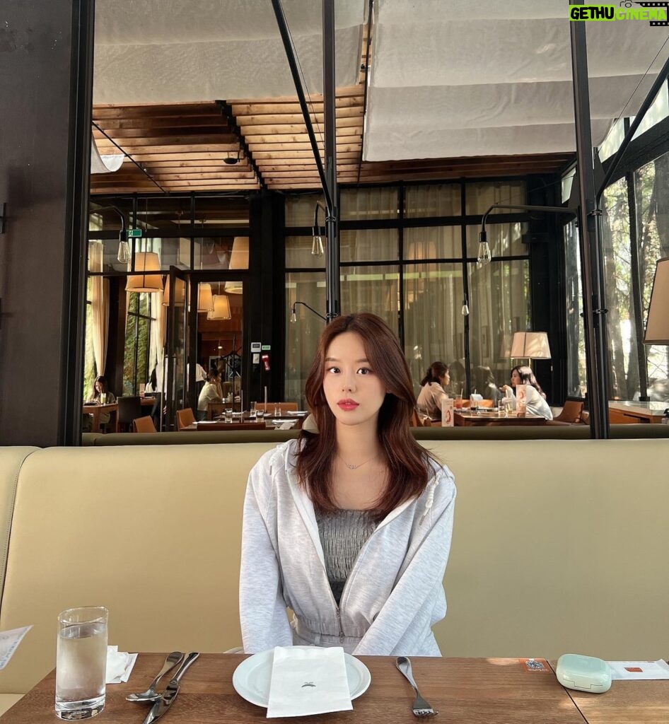 Actress Lee Yoo-jin HD Instagram Photos and Wallpapers June 2024 ...