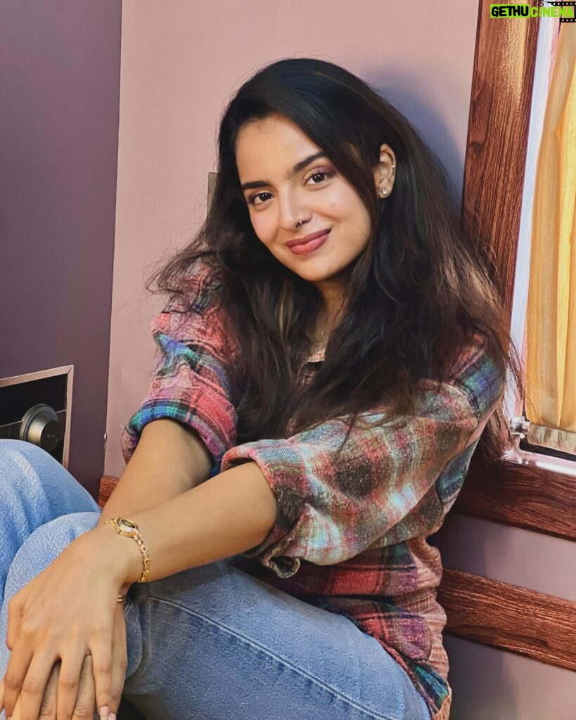 Actress MV Namritha HD Instagram Photos and Wallpapers April 2024 ...