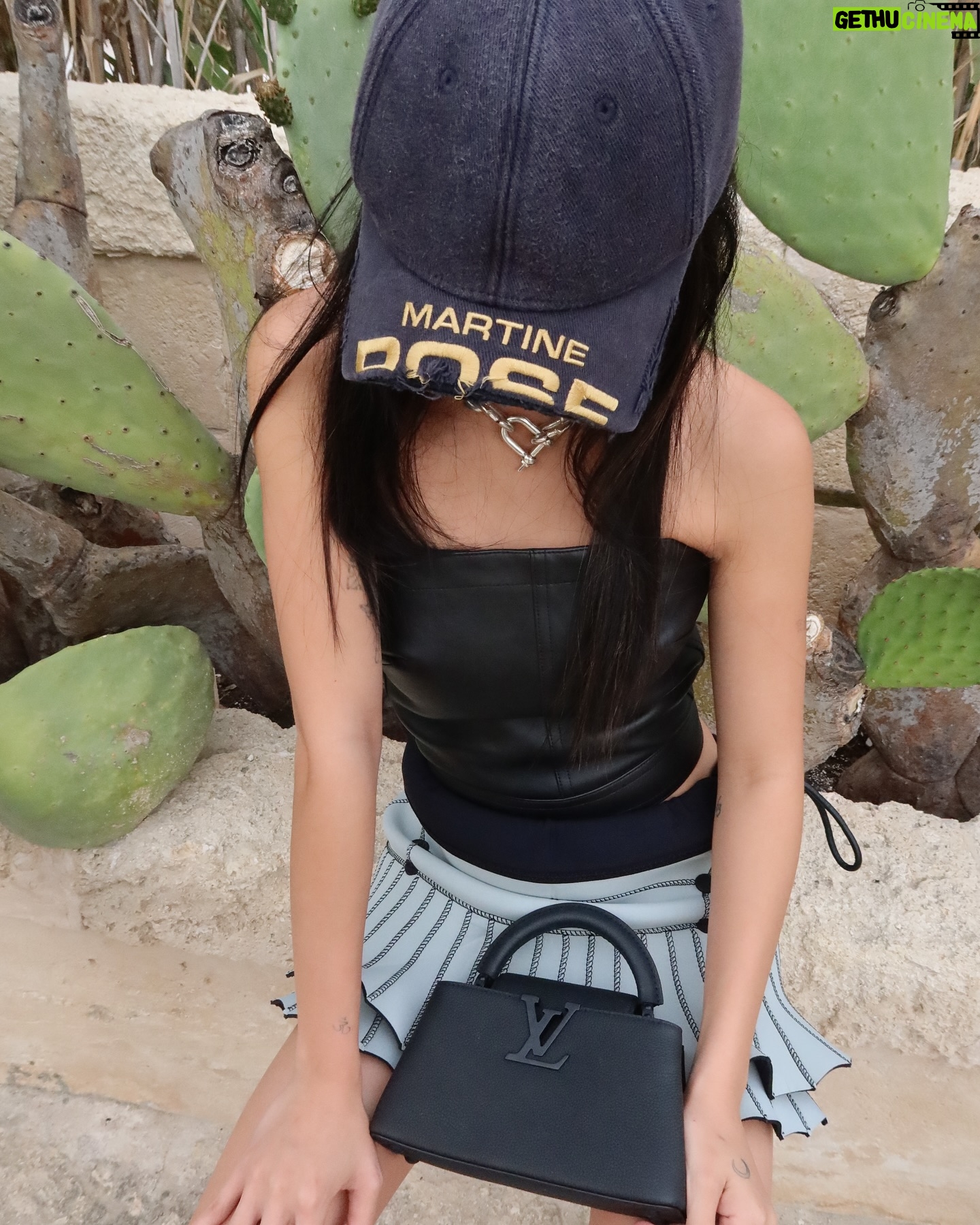 Mae Tan Instagram – fit checkkkk @louisvuitton | Gethu Cinema