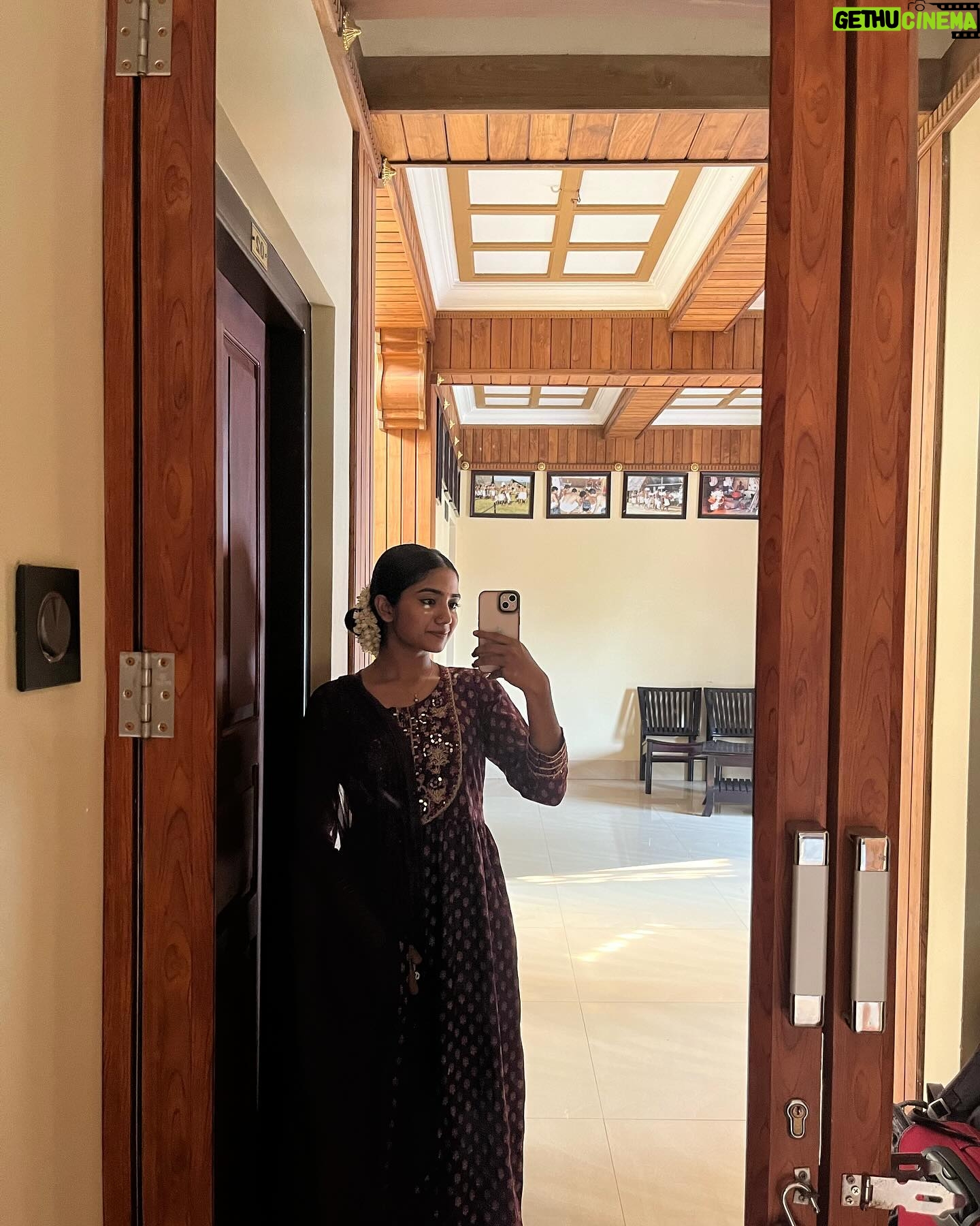 Actress Malavika Manoj HD Instagram Photos and Wallpapers December 2023 ...