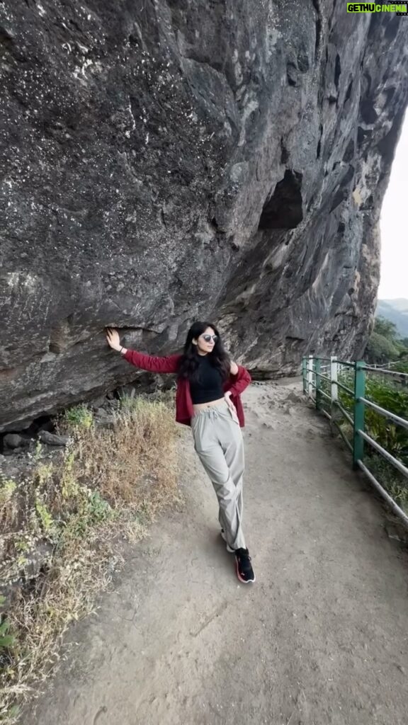 Actress Misha Narang HD Instagram Photos and Wallpapers January 2024 ...