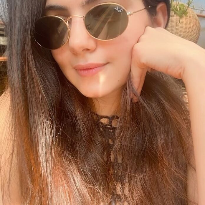 Actress Misha Narang HD Instagram Photos and Wallpapers March 2024 ...