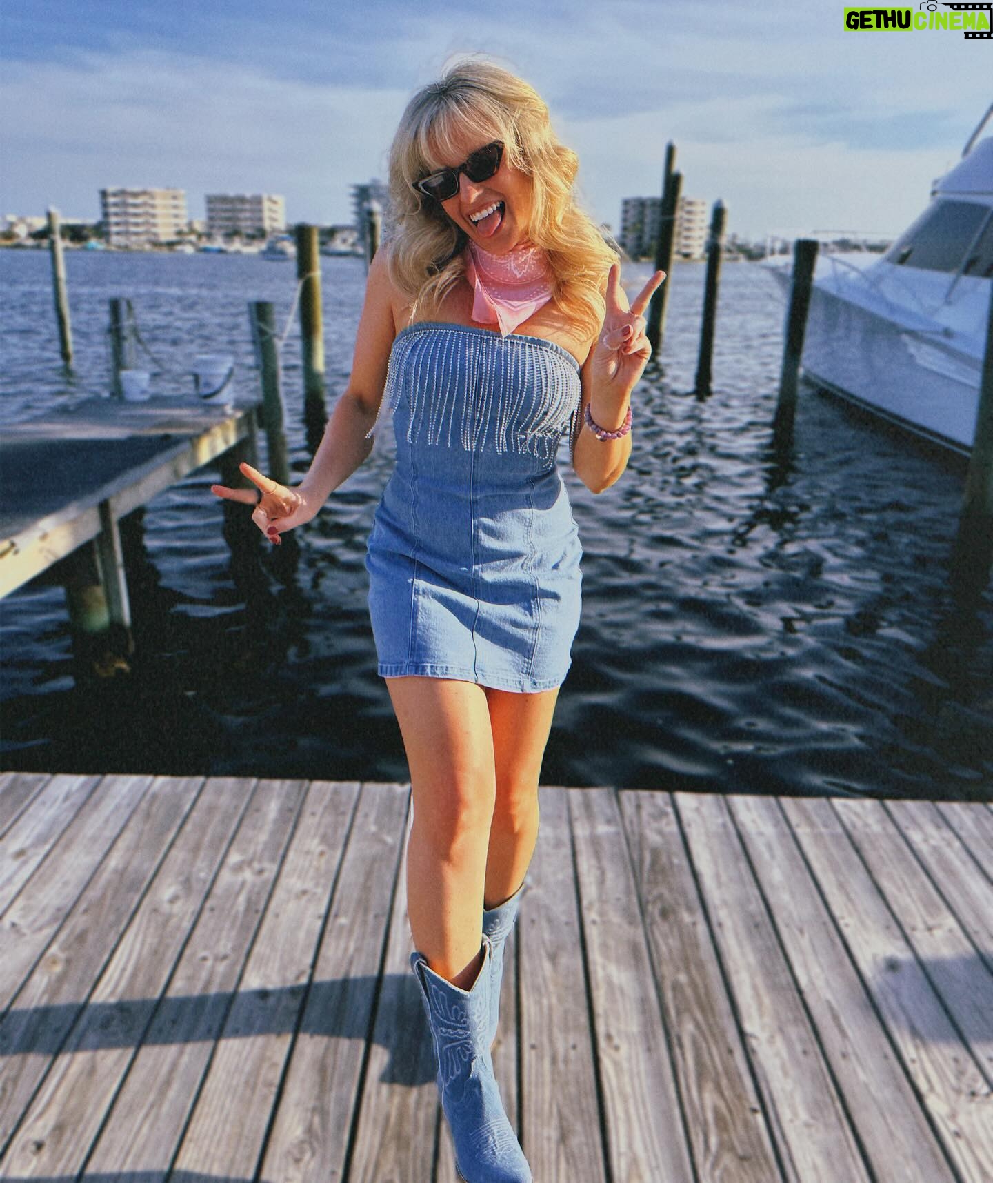 Morgan Huelsman Instagram Denim And Diamonds For My Bestie Bride π©΅π