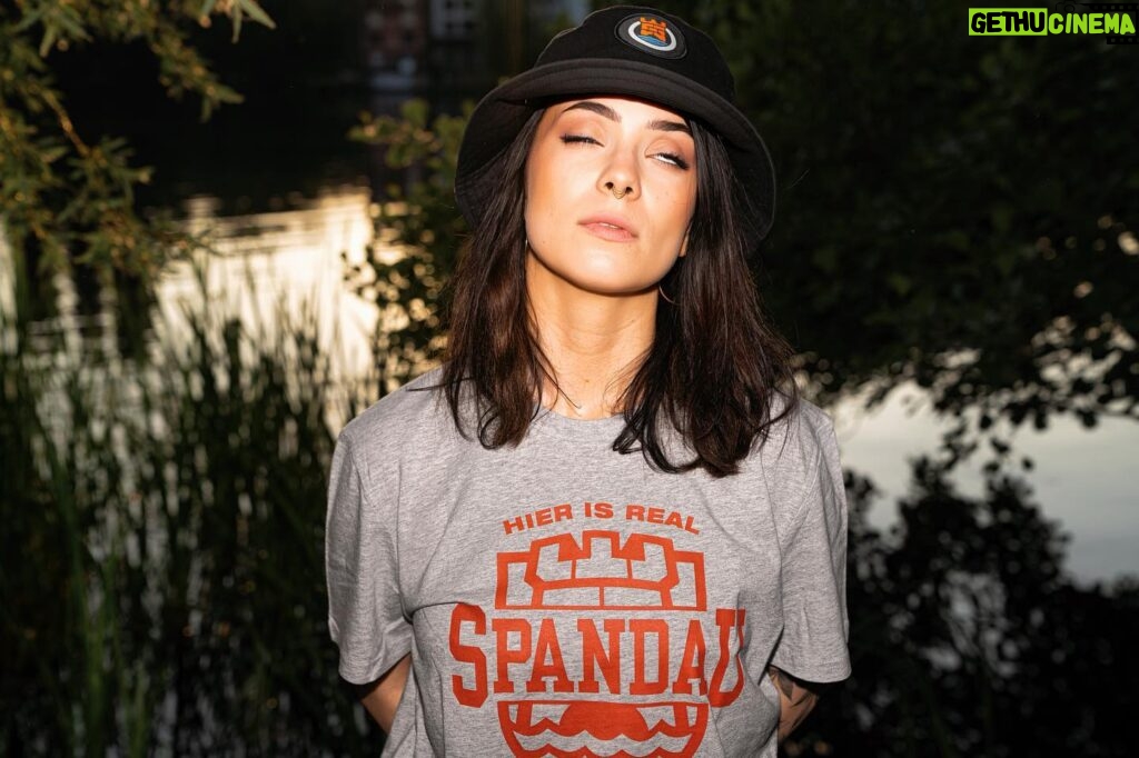 Actress Nastassja Strobel HD Instagram Photos and Wallpapers August ...