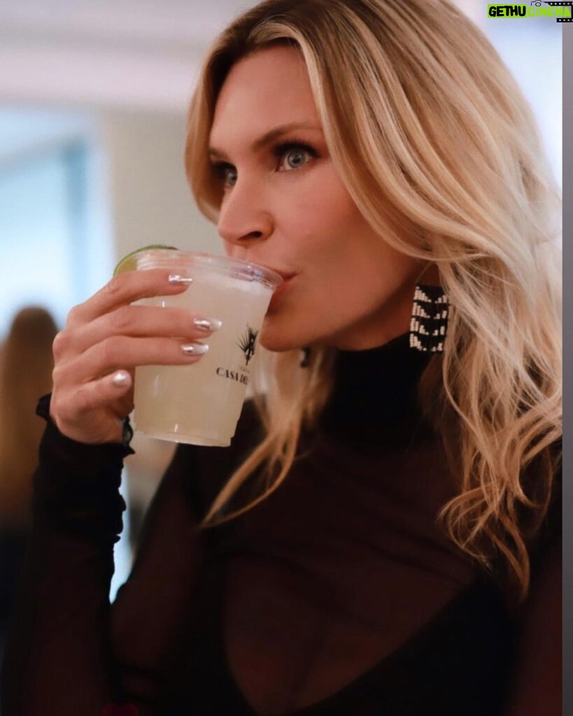 Actress Natasha Henstridge HD Instagram Photos and Wallpapers November ...