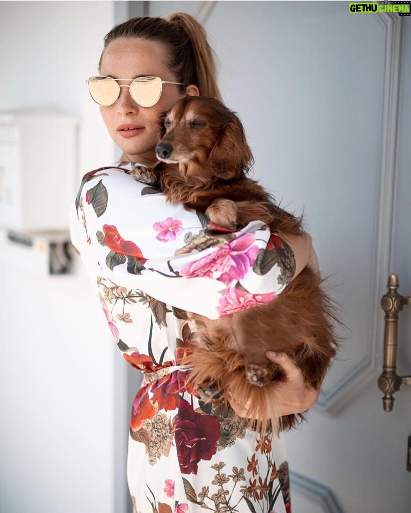 Actress Nicole Mieth HD Instagram Photos and Wallpapers October 2018 ...