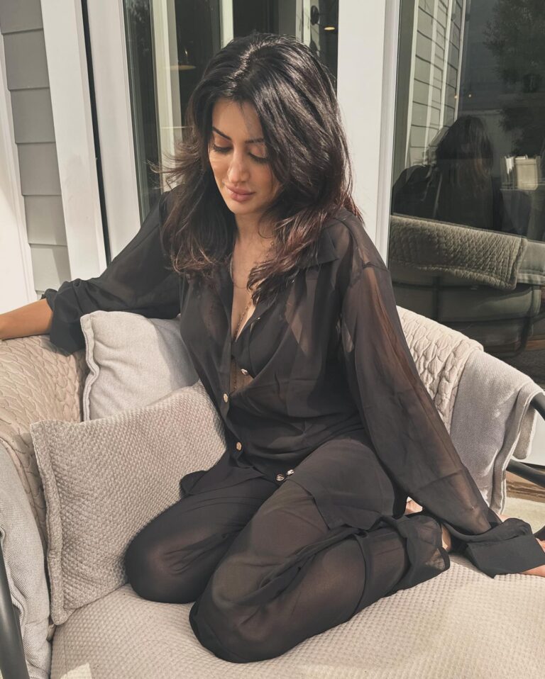 Noureen DeWulf’s 10 Most Hearted Instagram Photos