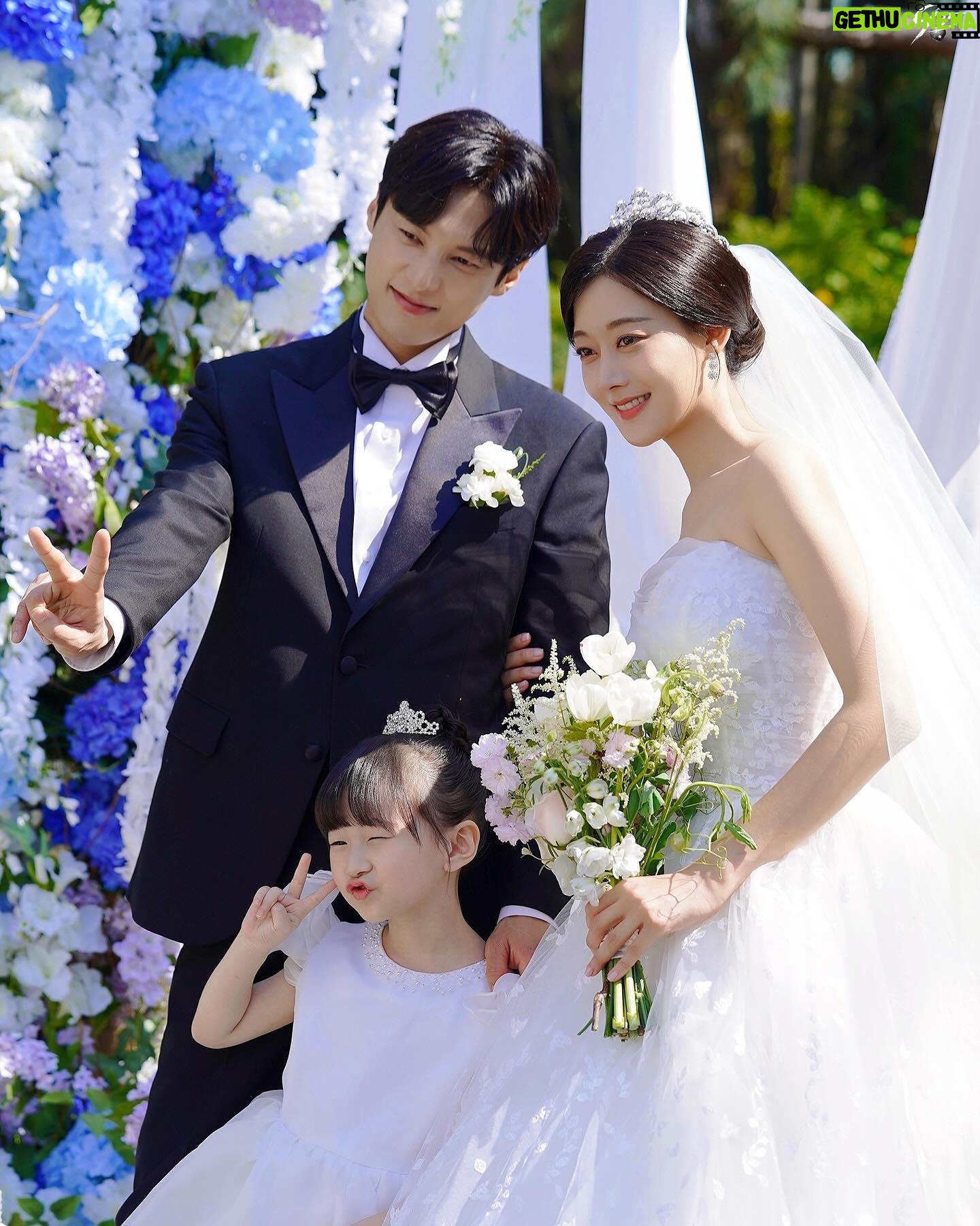 Actress Oh Seung-ah HD Instagram Photos and Wallpapers May 2024 | Gethu Cinema