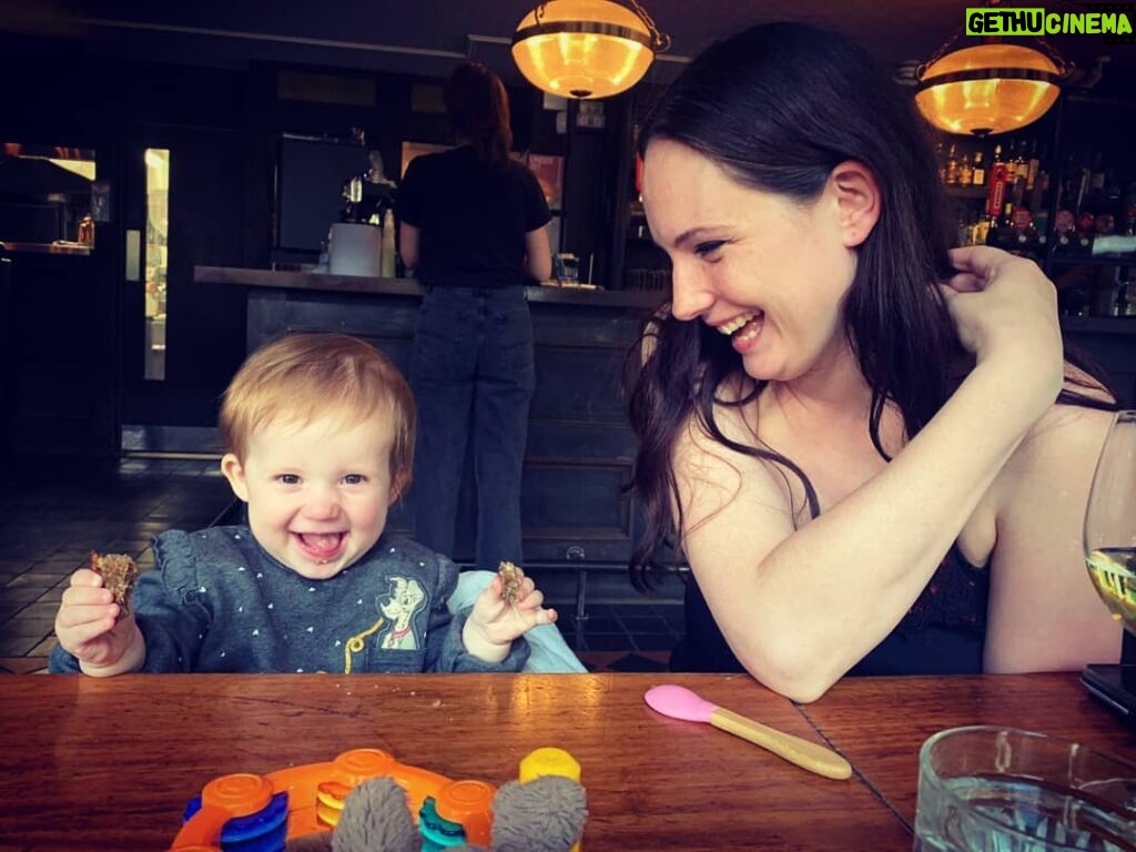 Actress Olwen Catherine Kelly HD Instagram Photos and Wallpapers July ...
