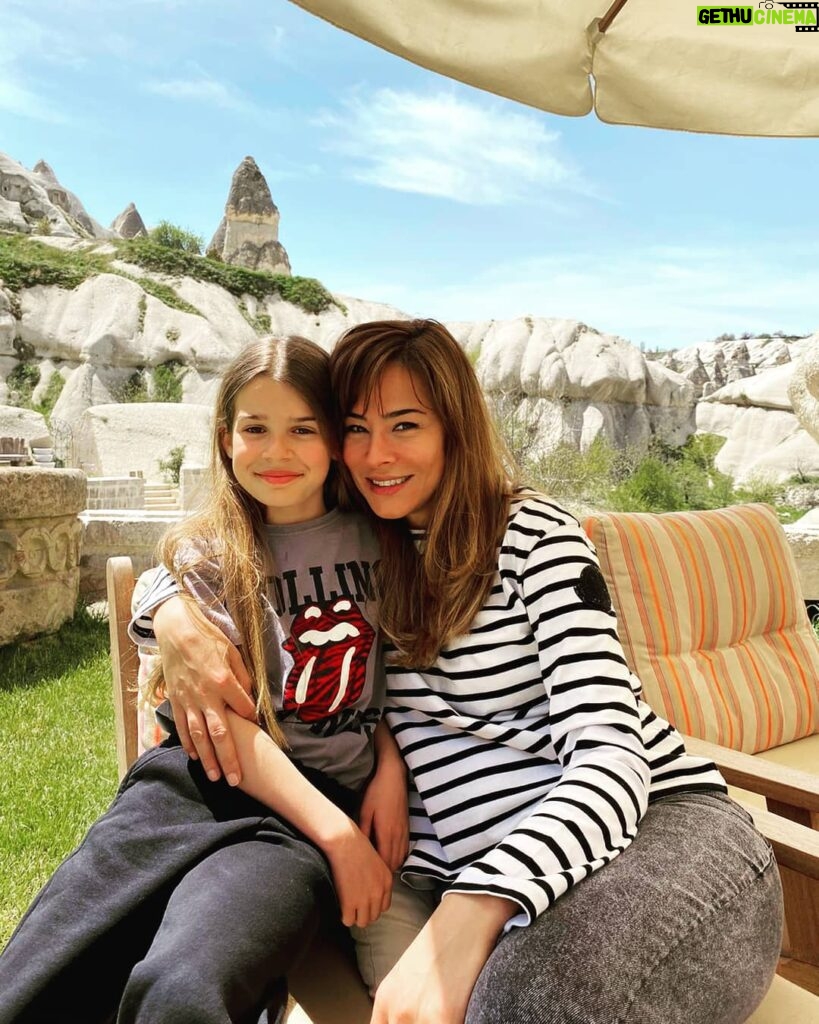 Actress Özlem Conker HD Instagram Photos and Wallpapers February 2024 ...