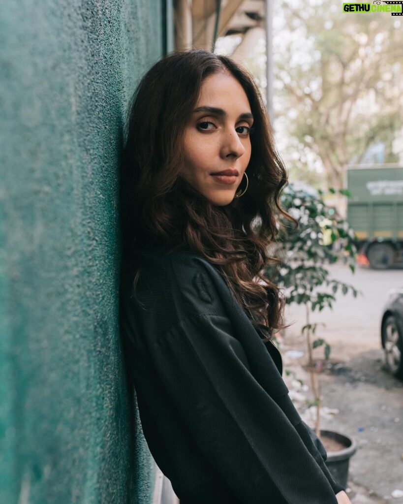 Actress Pooja Bhamrrah HD Instagram Photos and Wallpapers April 2024 ...