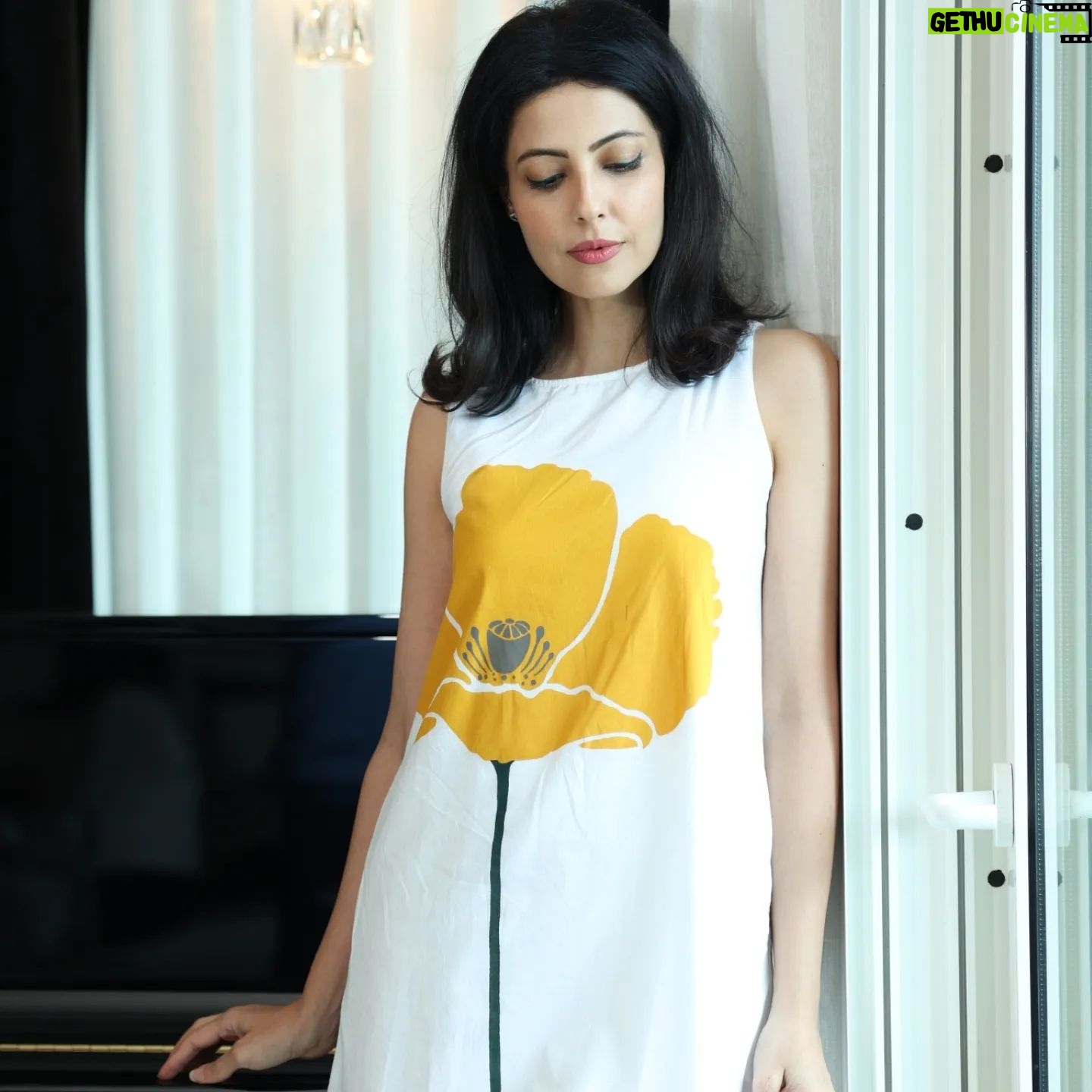 Poppy Jabbal Instagram – Wearing me ….. #poppy | Gethu Cinema