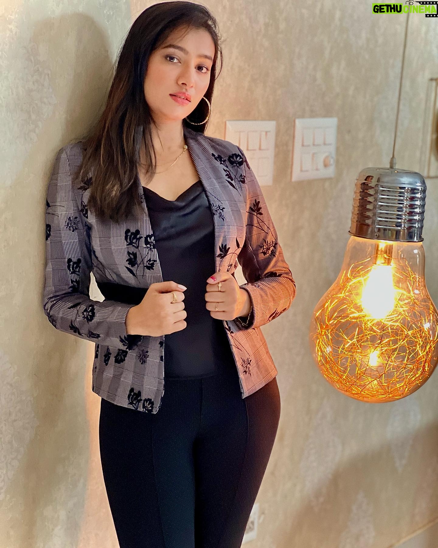 Actress Ramola HD Instagram Photos and Wallpapers January 2024 | Gethu ...