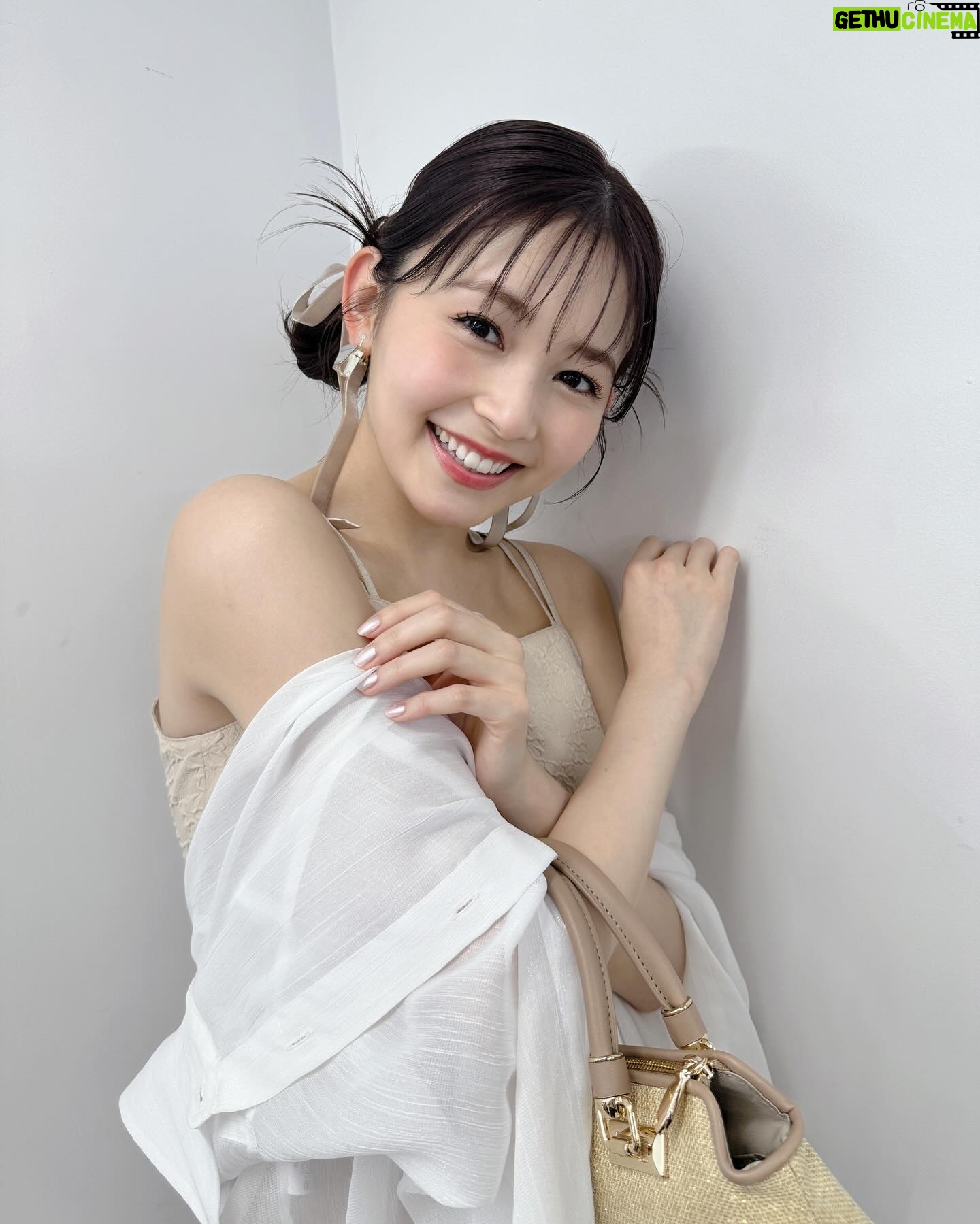 Rinka Kumada Instagram – カチモリヘアが前からみるとカニみたいだねーって話してたから、カニポーズ🦀 non-no×dazzlin、コラボ服着てランウェイしたよ🥰 #ガル ...