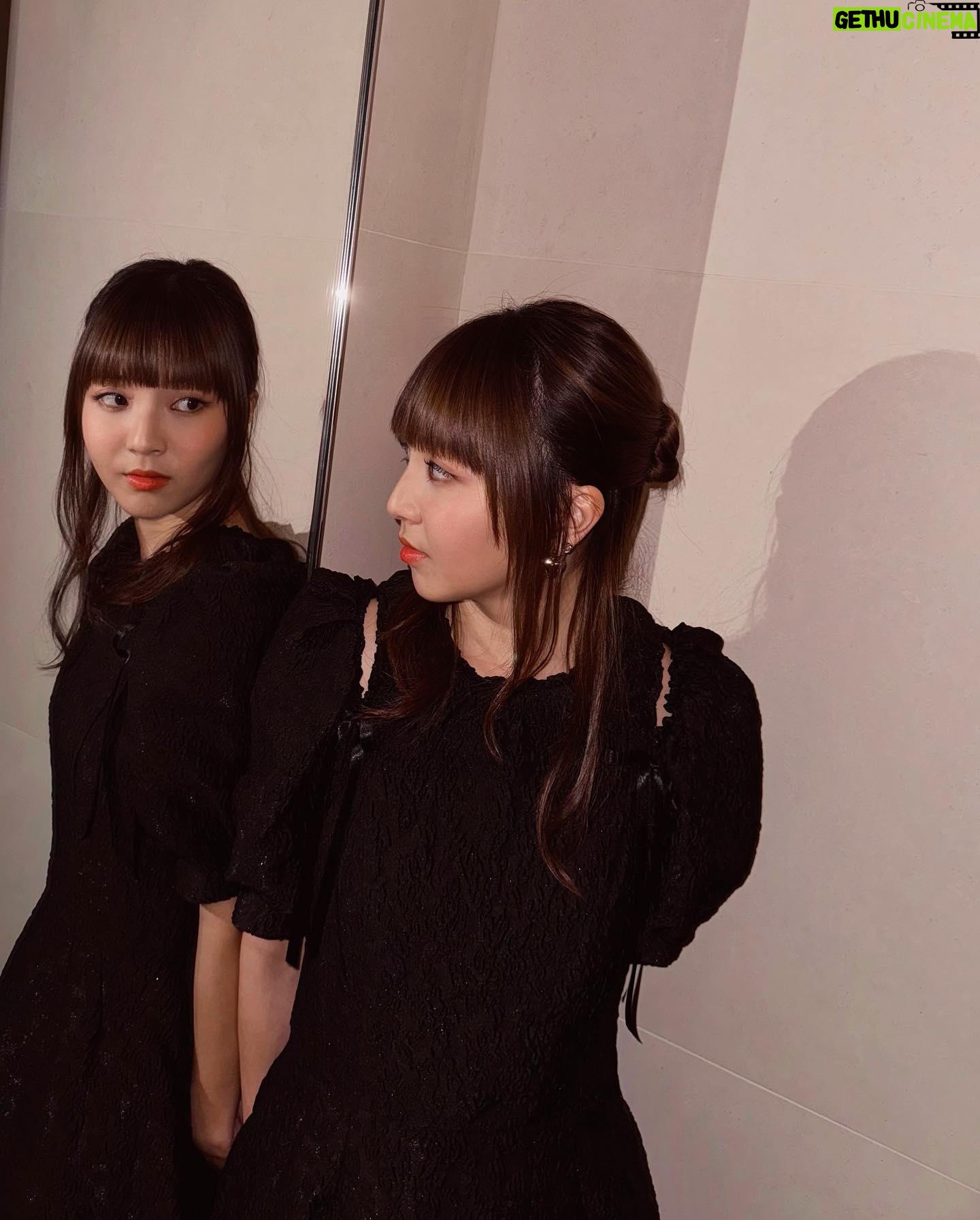 Sabrina Ng Instagram – 開心導演會( ´ `) wardrobe @simonerocha_ @charleskeith ...