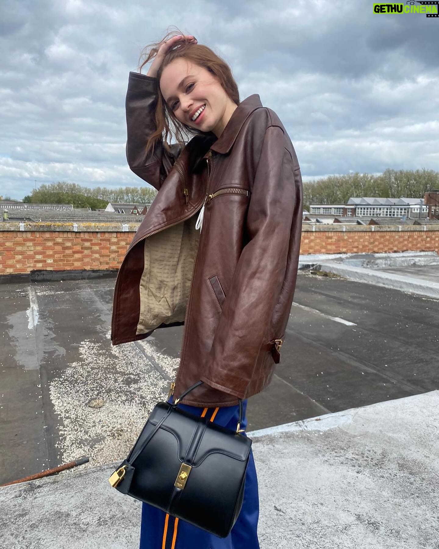 Actress Sadie Soverall HD Instagram Photos and Wallpapers May 2024 ...