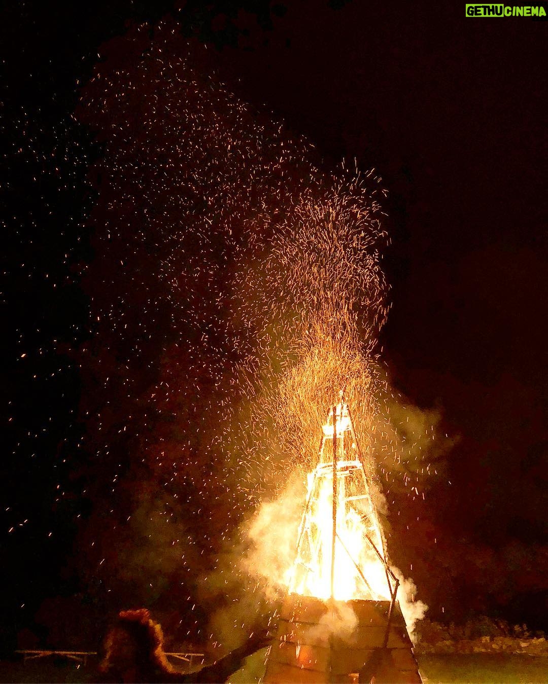Sarah Pidgeon Instagram – 24 hr Burning Man themed dance marathon ...