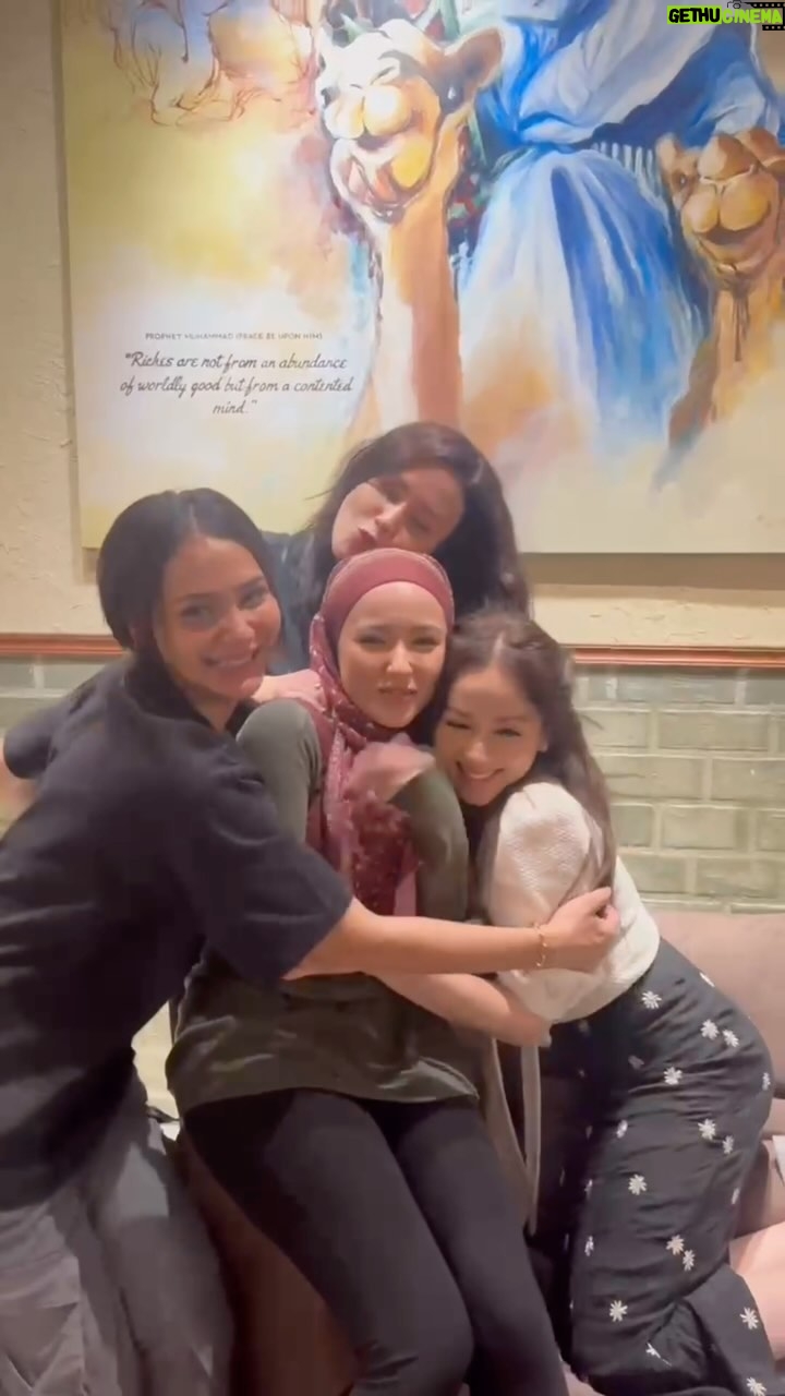 Actress Sarimah Ibrahim HD Instagram Photos and Wallpapers May 2024 ...