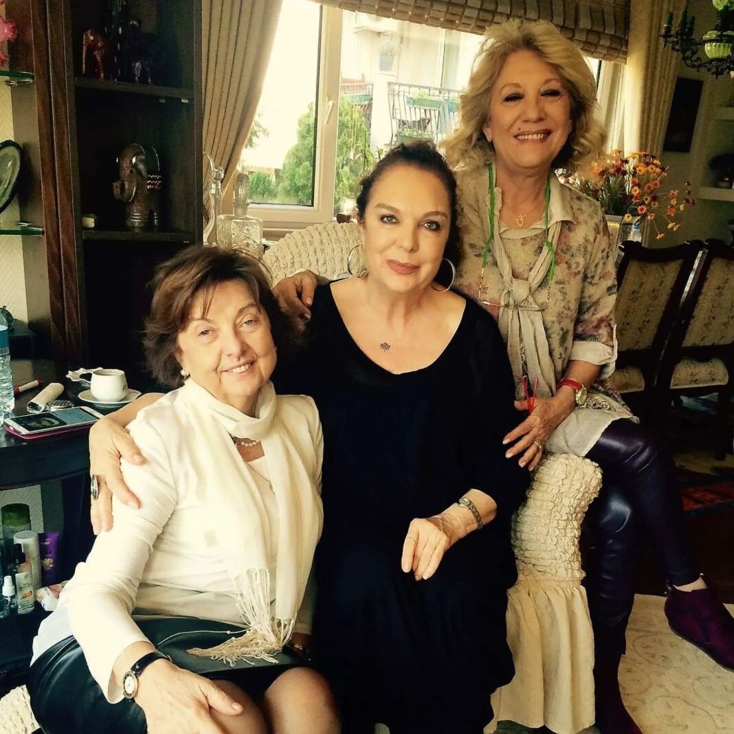 Actress Selda Alkor HD Instagram Photos and Wallpapers April 2023 ...