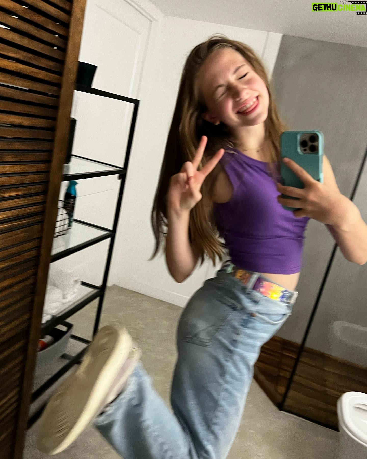 Shiloh Nelson Instagram – Kickin’ it 💜 @danielnelsonofficial and I look ...