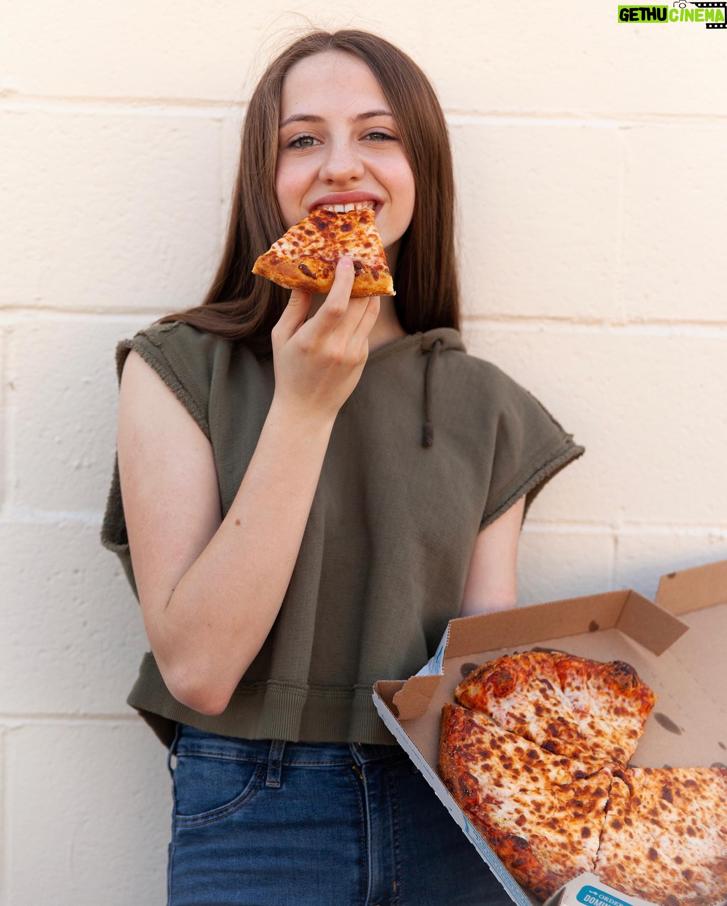 Shiloh Nelson Instagram Cheese Pizza Is Better Than Pepperoni And I Will Fight Anyone Who Says