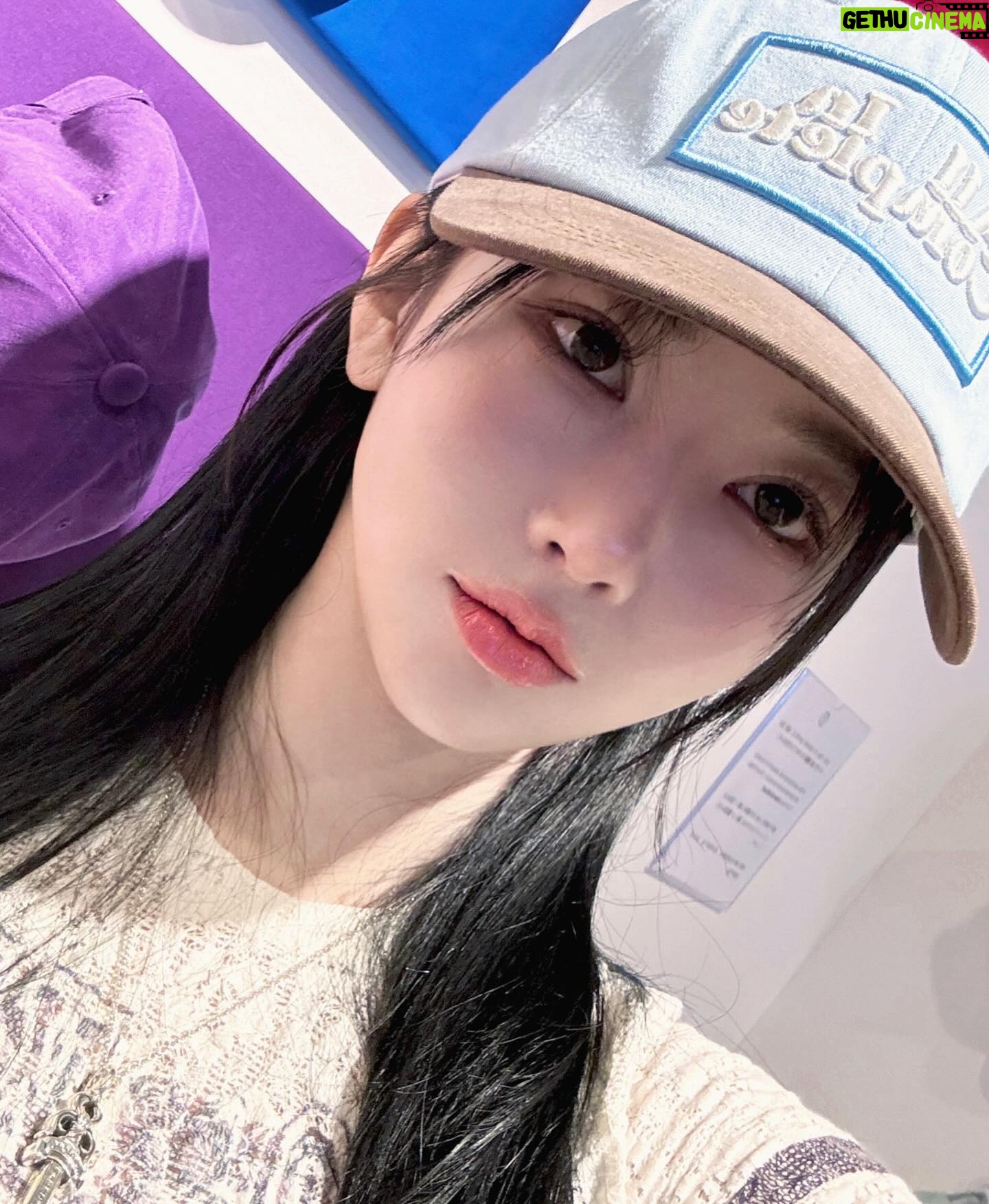 Shin Sae-rom Instagram – #광고 @allincomplete.official 모자 맛집 올인컴플리트 한남동 ...