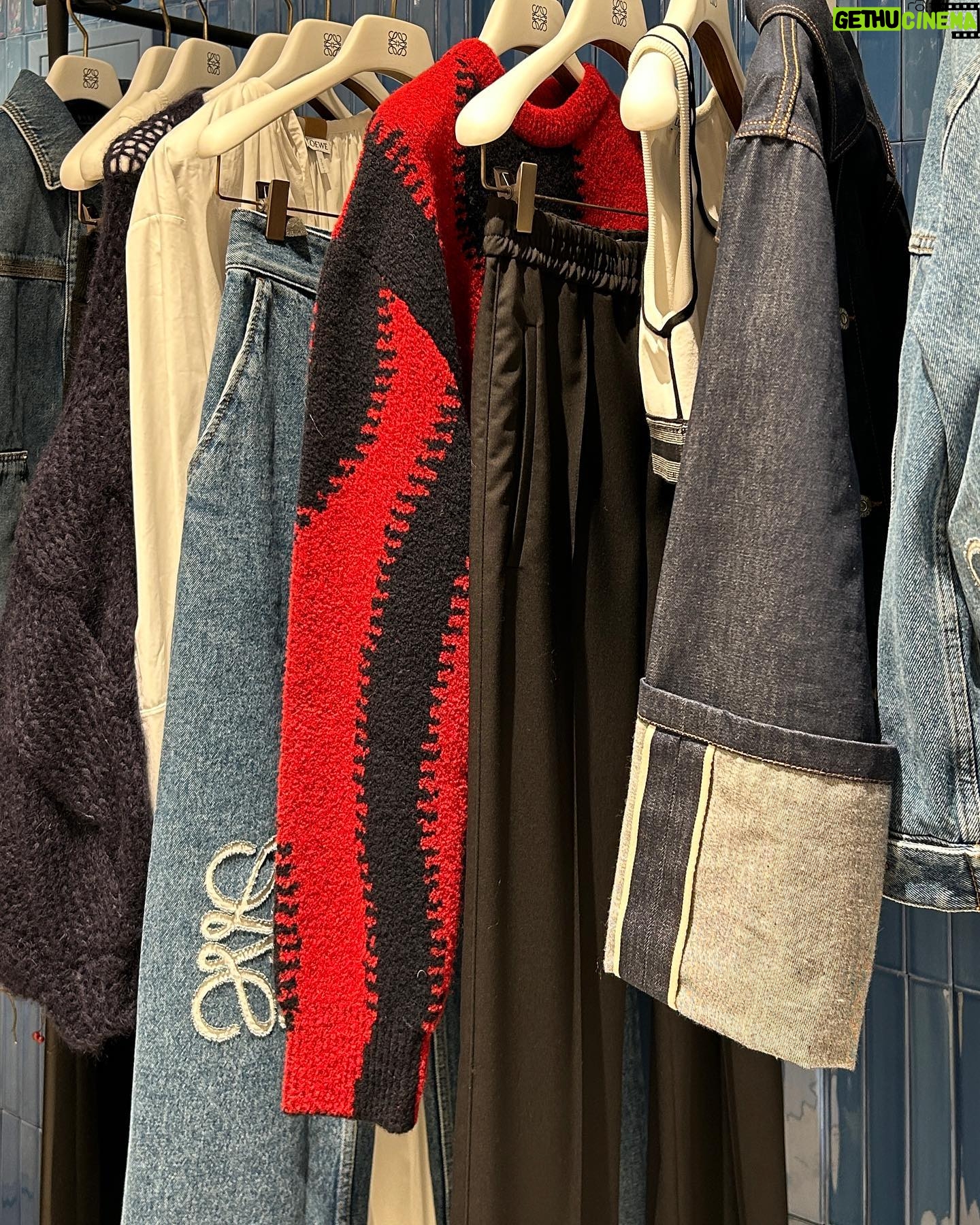 Shin Sae-rom Instagram – LOEWE X Suna Fujita LAUNCHING @loewe @suna ...