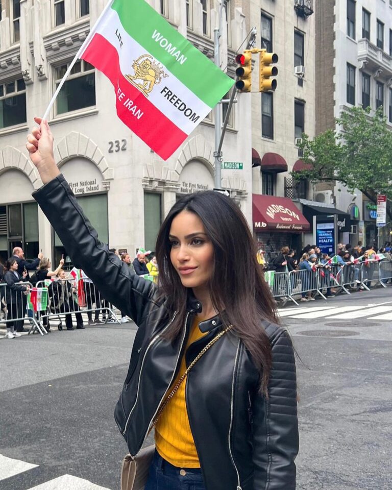 Discover Shiva Negar’s 10 Most Popular Instagram Pics