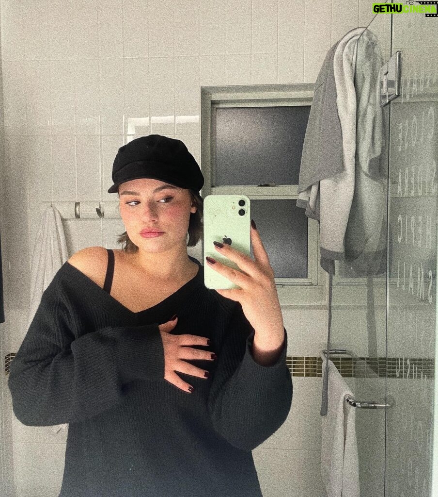 Actress Skyler Wright HD Instagram Photos and Wallpapers June 2024 ...