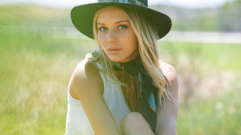 10 Best-Liked Instagram Photos of Tara Holt